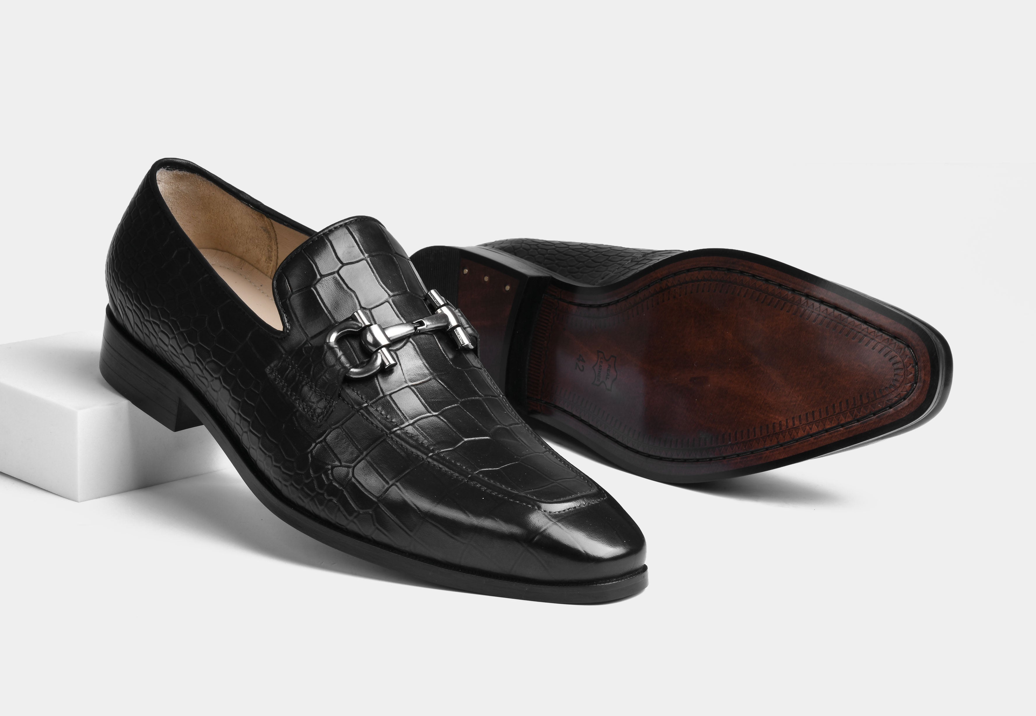 LIORA BLACK (Reserved-Release)